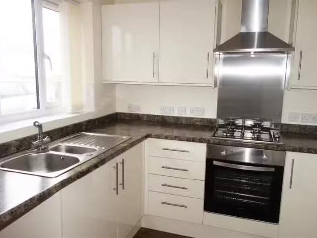 2 bedroom end of terrace house for rent in The Basket Works, W.