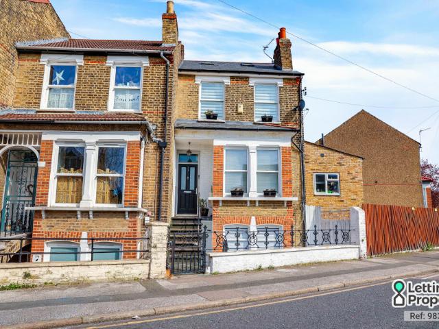 2 bedroom end of terrace house for rent in Victoria Way, London, Greater London, SE7 7NQ, SE7