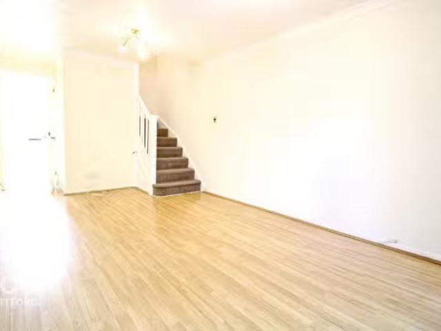 2 bedroom end of terrace house for rent in York Rise, ORPINGTO.