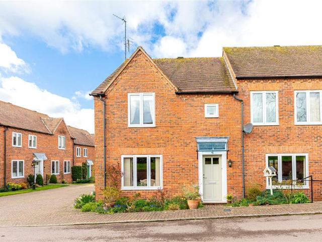 2 bedroom end of terrace house for sale