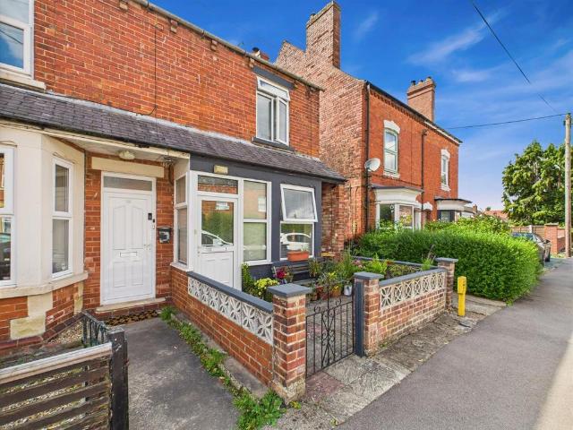 2 bedroom end of terrace house for sale