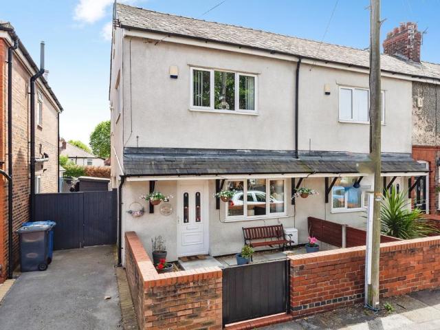 2 bedroom end of terrace house for sale