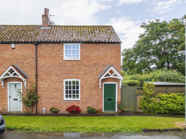 2 bedroom end of terrace house for sale