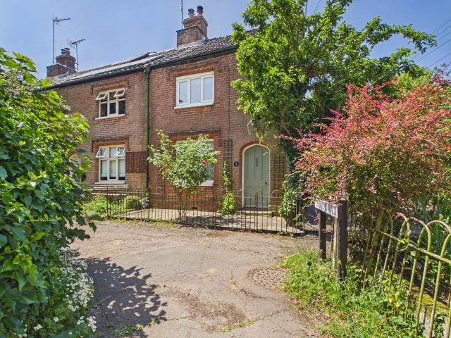 2 bedroom end of terrace house for sale