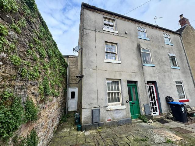 2 bedroom end of terrace house for sale