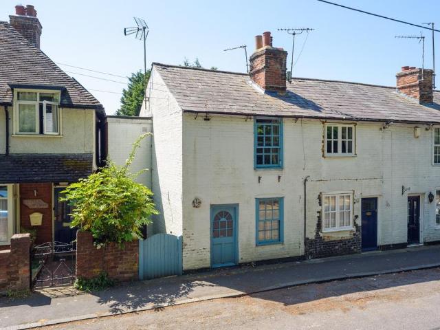 2 bedroom end of terrace house for sale