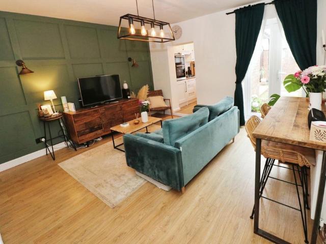 2 bedroom end of terrace house for sale