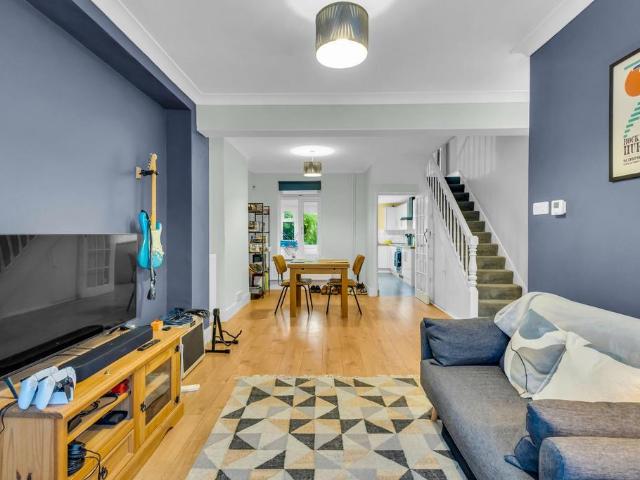 2 bedroom end of terrace house for sale