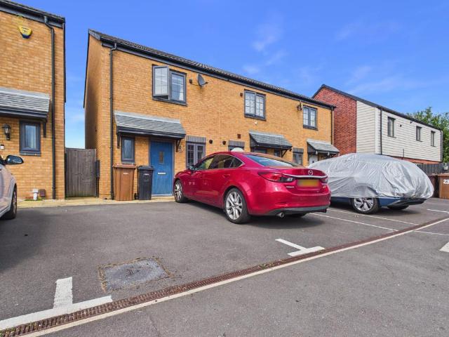2 bedroom end of terrace house for sale