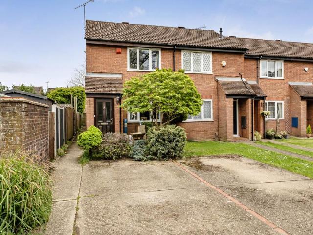 2 bedroom end of terrace house for sale