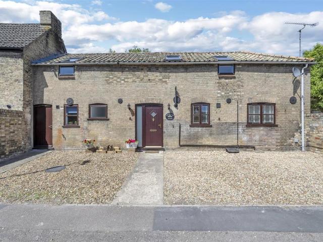 2 bedroom end of terrace house for sale