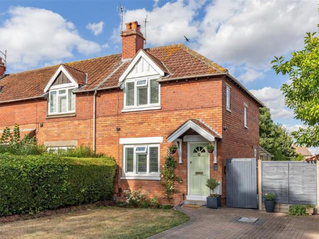 2 bedroom end of terrace house for sale