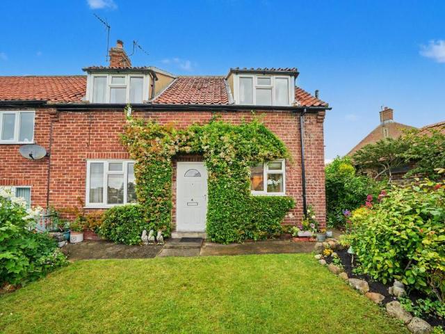 2 bedroom end of terrace house for sale