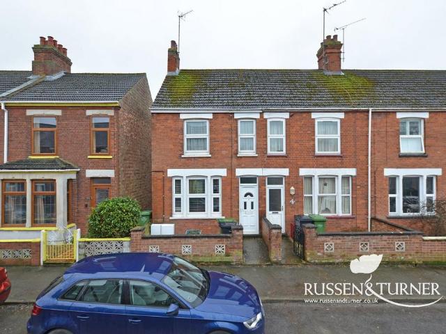 2 bedroom end of terrace house for sale