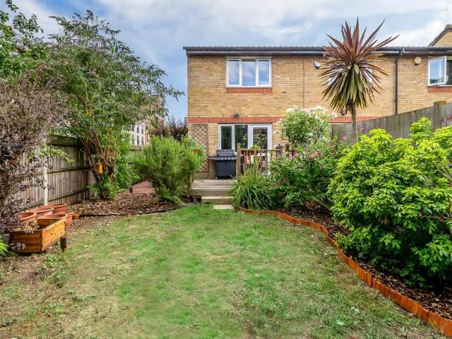 2 bedroom end of terrace house for sale