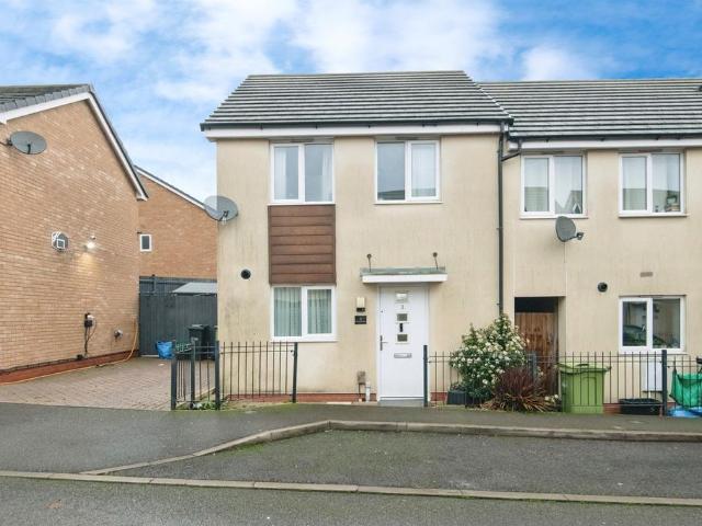 2 bedroom end of terrace house for sale