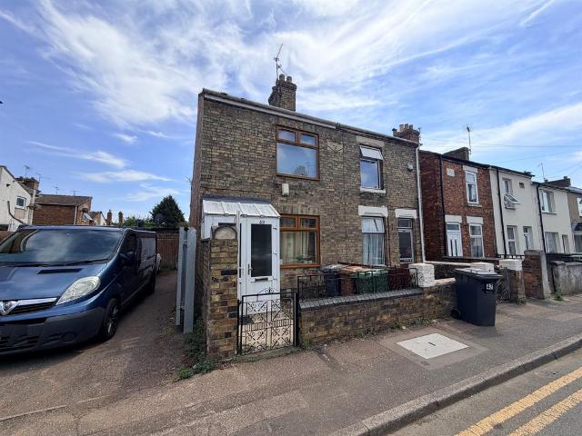 2 bedroom end of terrace house for sale