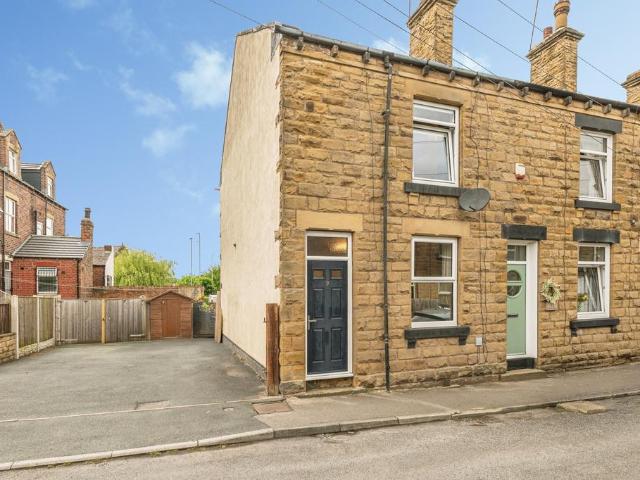 2 bedroom end of terrace house for sale