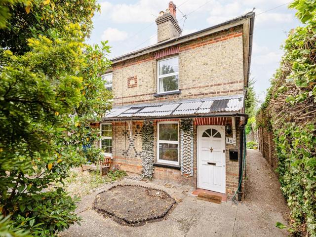 2 bedroom end of terrace house for sale