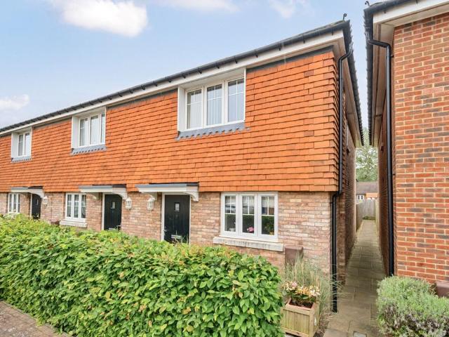 2 bedroom end of terrace house for sale
