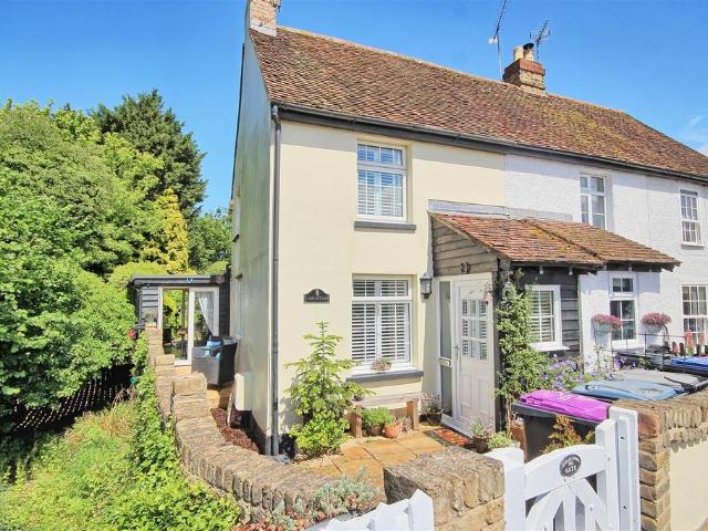 2 bedroom end of terrace house for sale