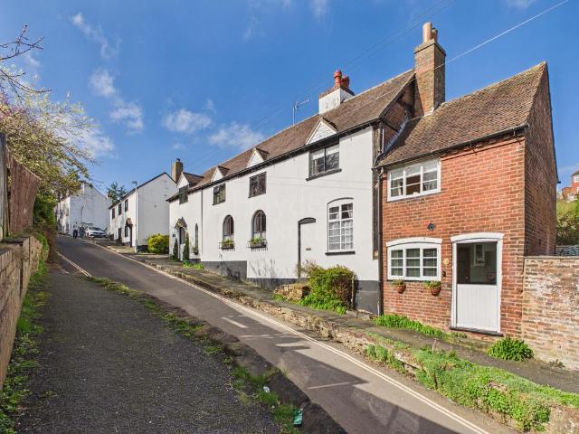 2 bedroom end of terrace house for sale