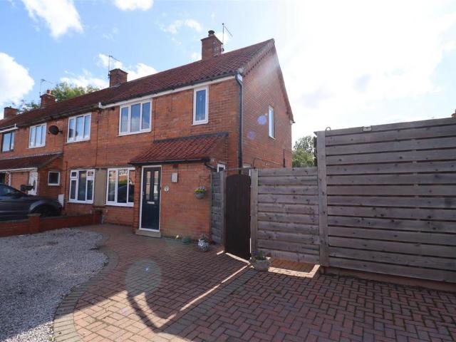 2 bedroom end of terrace house for sale