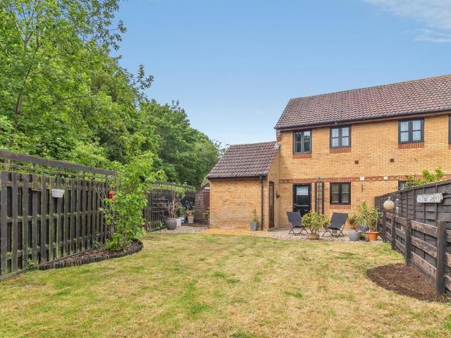 2 bedroom end of terrace house for sale