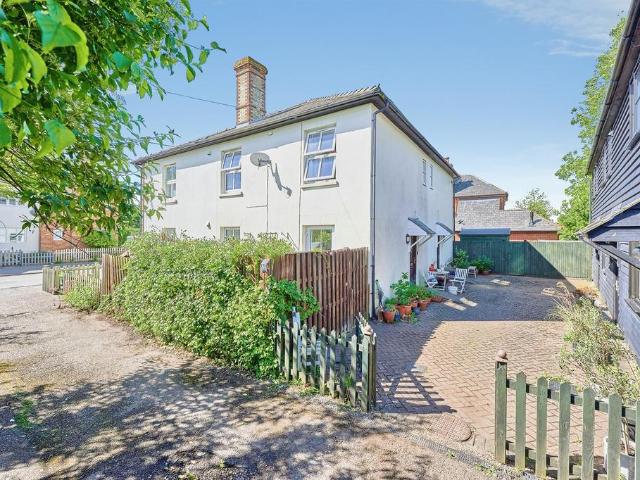 2 bedroom end of terrace house for sale