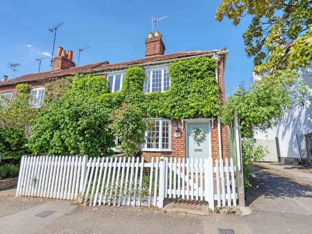 2 bedroom end of terrace house for sale