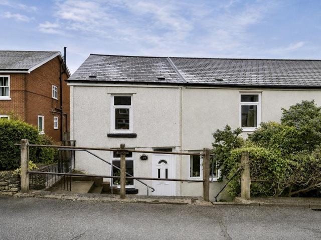 2 bedroom end of terrace house for sale