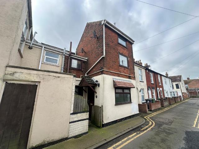 2 bedroom end of terrace house for sale