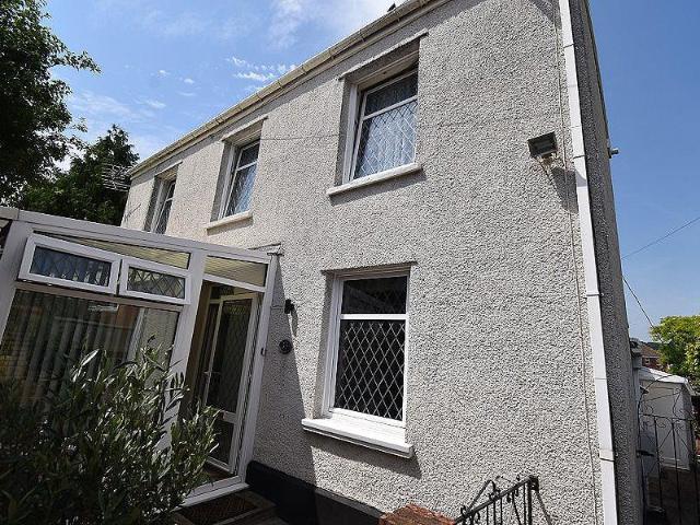 2 bedroom end of terrace house for sale
