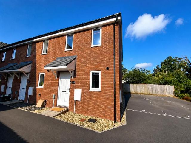2 bedroom end of terrace house for sale