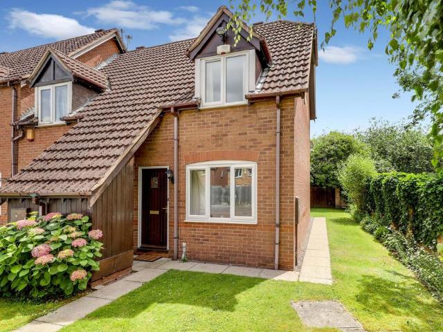 2 bedroom end of terrace house for sale