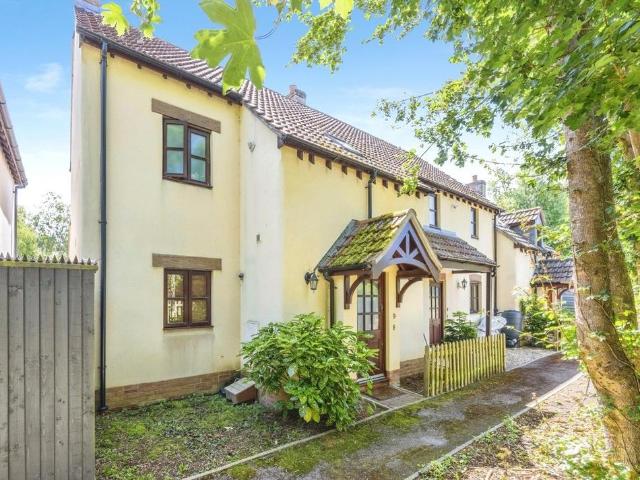 2 bedroom end of terrace house for sale