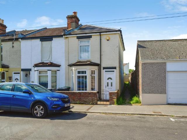 2 bedroom end of terrace house for sale