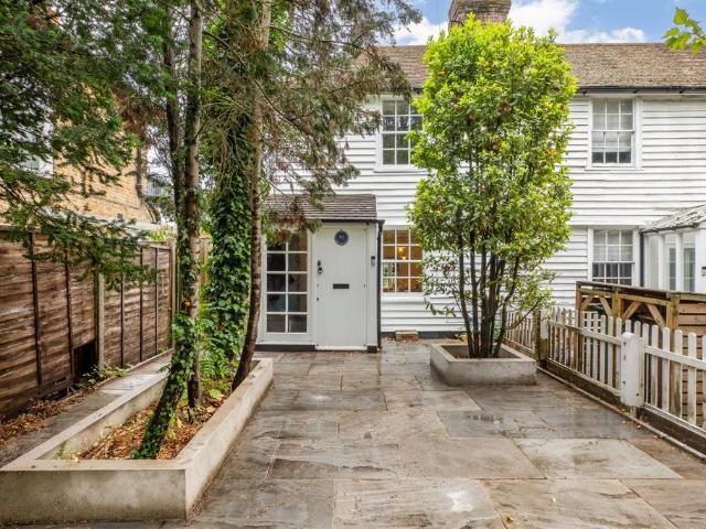 2 bedroom end of terrace house for sale