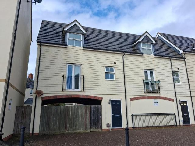 2 bedroom end of terrace house for sale