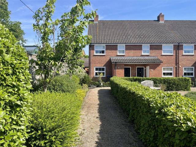 2 bedroom end of terrace house for sale