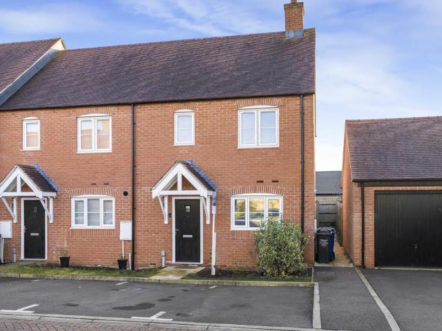 2 bedroom end of terrace house for sale