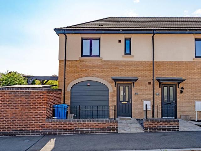 2 bedroom end of terrace house for sale