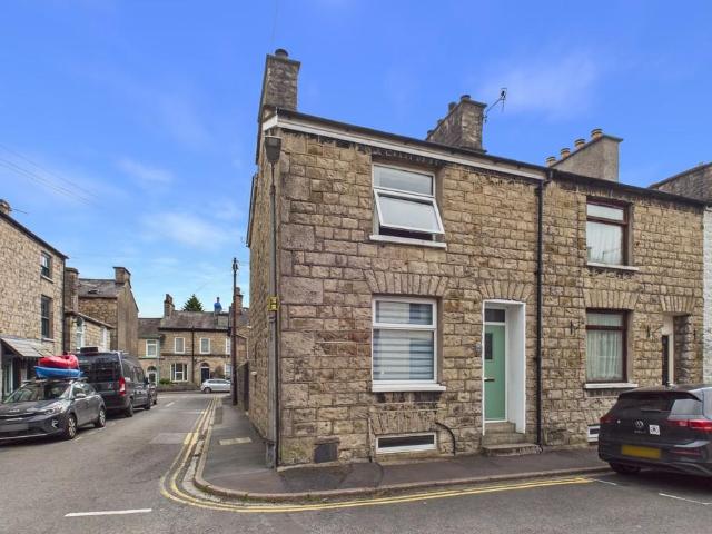 2 bedroom end of terrace house for sale