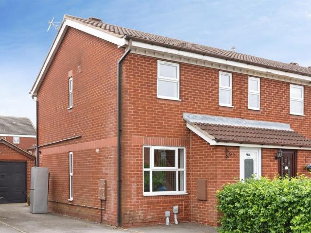 2 bedroom end of terrace house for sale