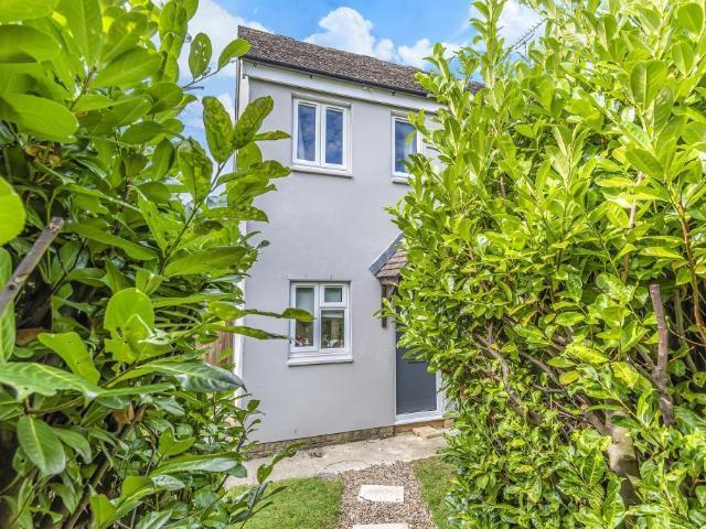 2 bedroom end of terrace house for sale