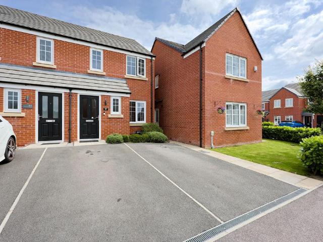 2 bedroom end of terrace house for sale