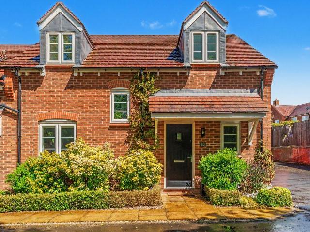 2 bedroom end of terrace house for sale