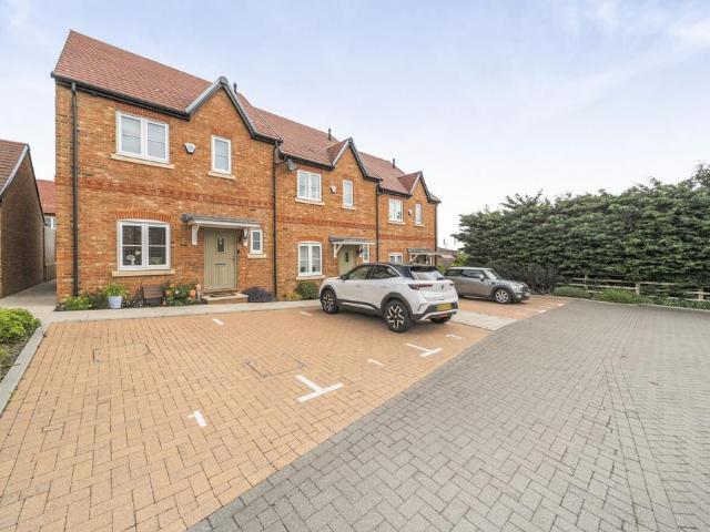 2 bedroom end of terrace house for sale