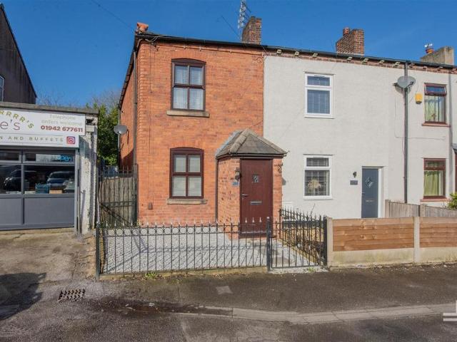 2 bedroom end of terrace house for sale