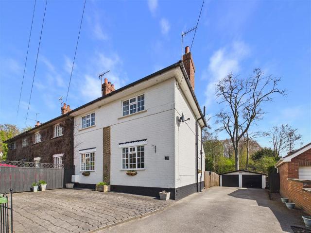 2 bedroom end of terrace house for sale